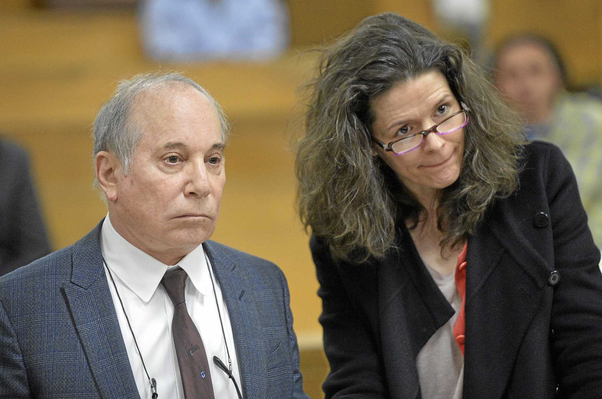 Singer Paul Simon, wife face disorderly conduct charges in Connecticut