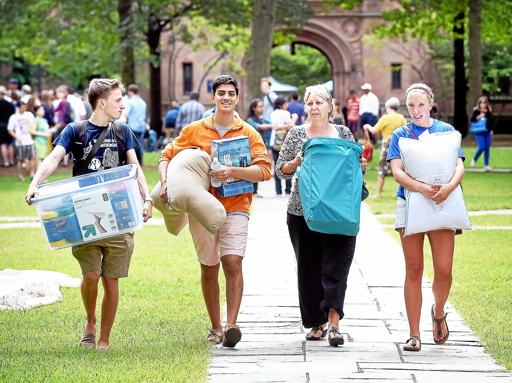 Photos: Yale University freshmen move into residence halls