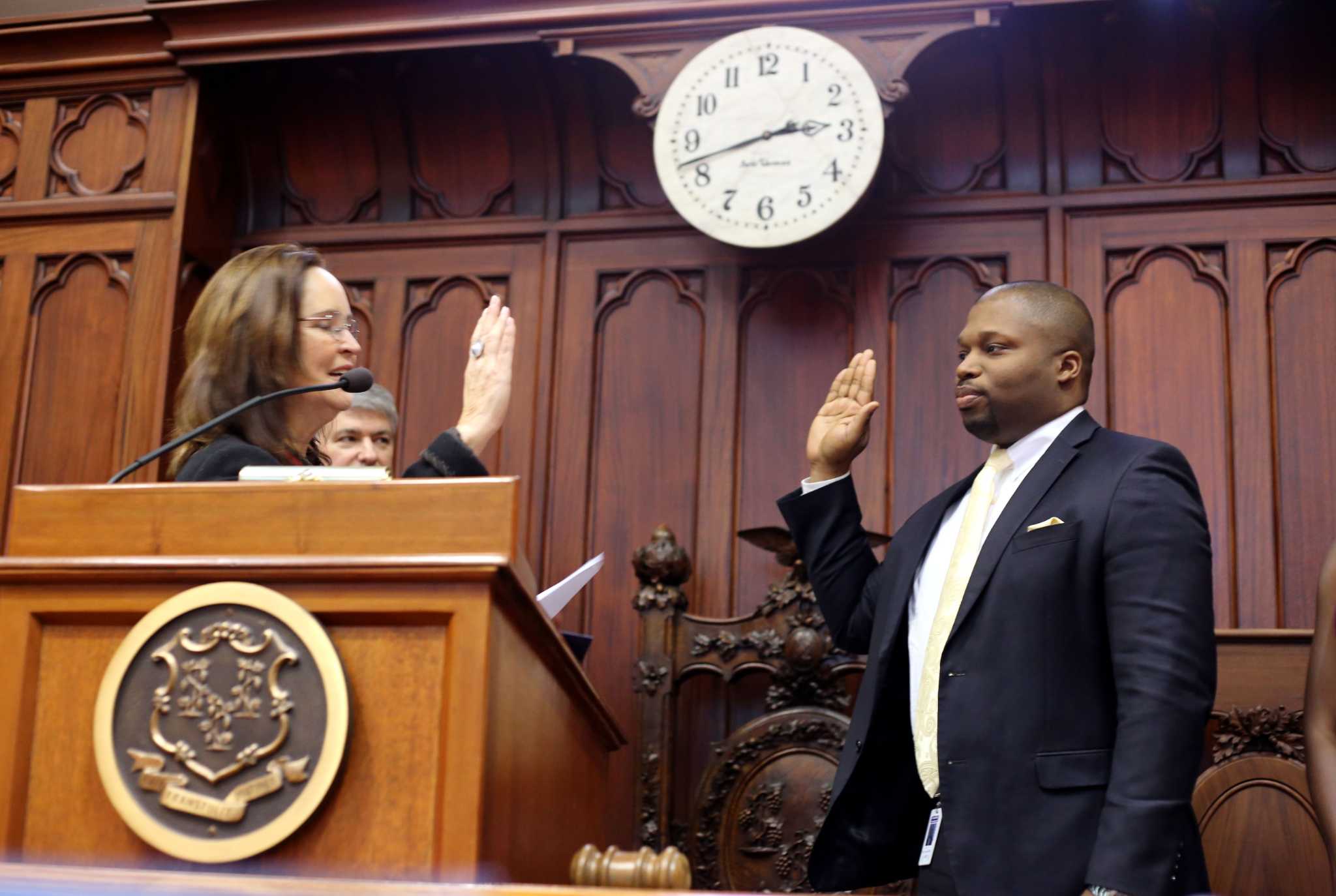 Holder-Winfield sworn in to New Haven, West Haven Senate seat