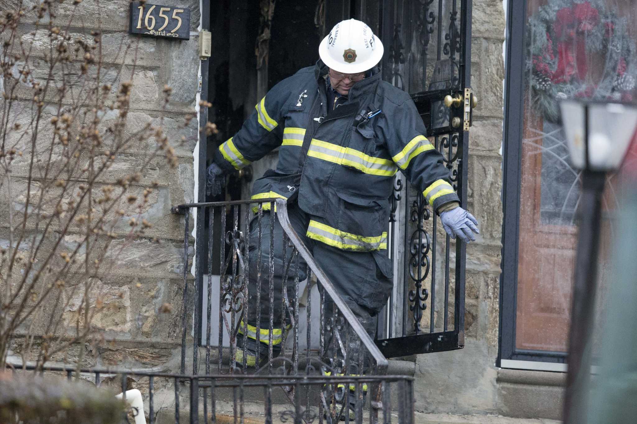 Philadelphia firefighter dies in line of duty