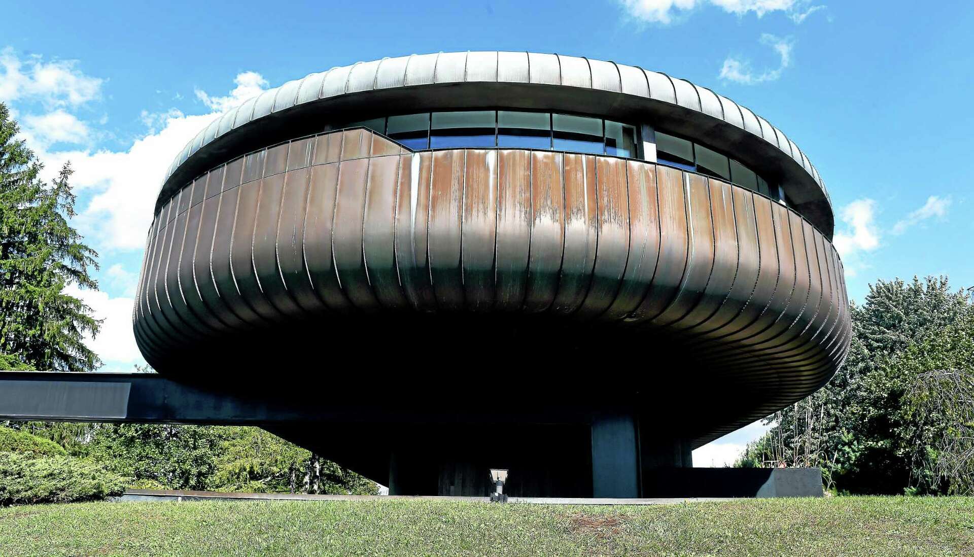 30 years later, Guilford architect reflects on controversial ‘spaceship ...