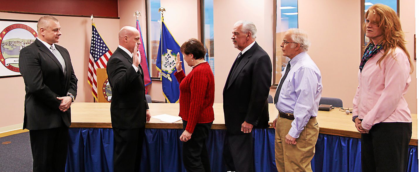 Derby mayor swears-in new detective
