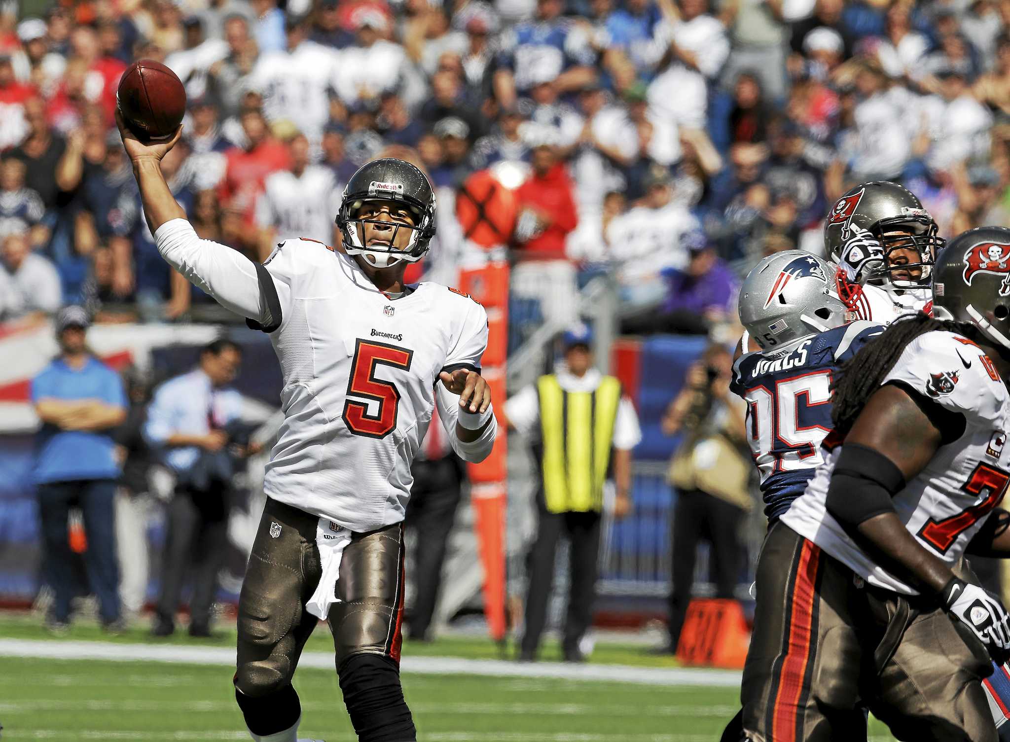 Giants sign quarterback Josh Freeman