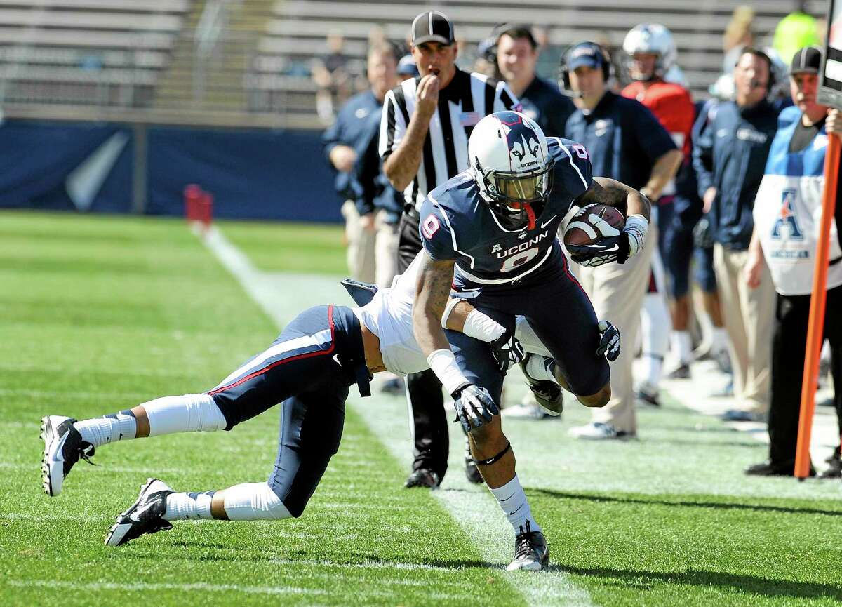 UConn QB Chandler Whitmer back to having fun