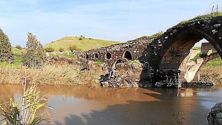 Yale architects to help to build bridges over Jordan River to peace park