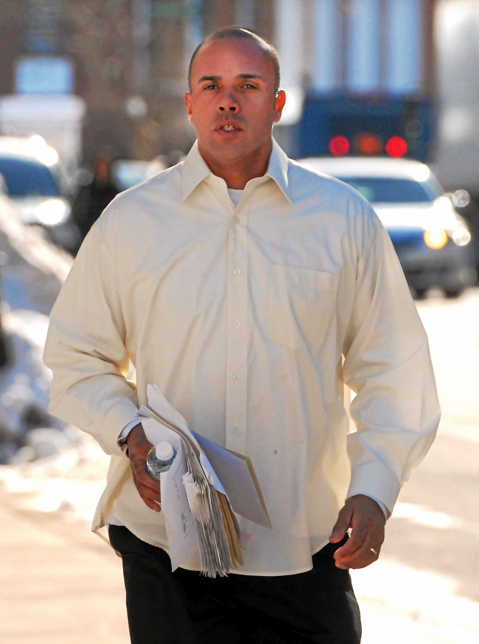 Father and son say Angelo Reyes hired them for New Haven arson jobs