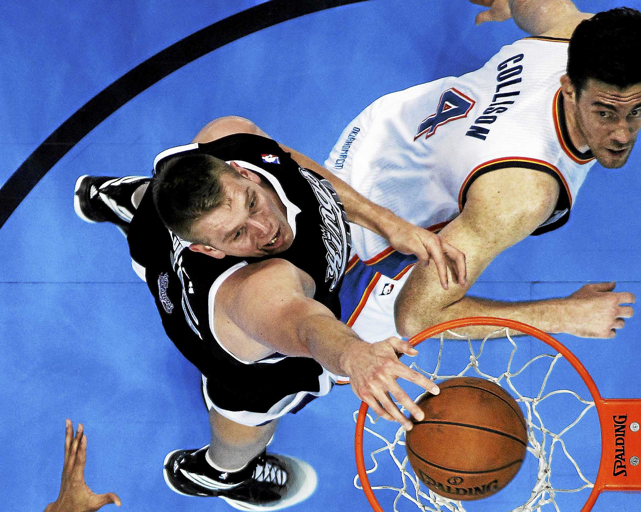 Knicks sign Cole Aldrich