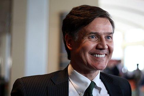 Daniel Esty pitches renewable energy portfolio, receives some opposition