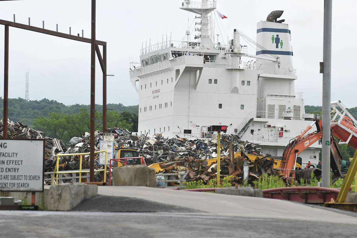 Mercury polluting Hudson River from scrap metal, electronics recycling yard