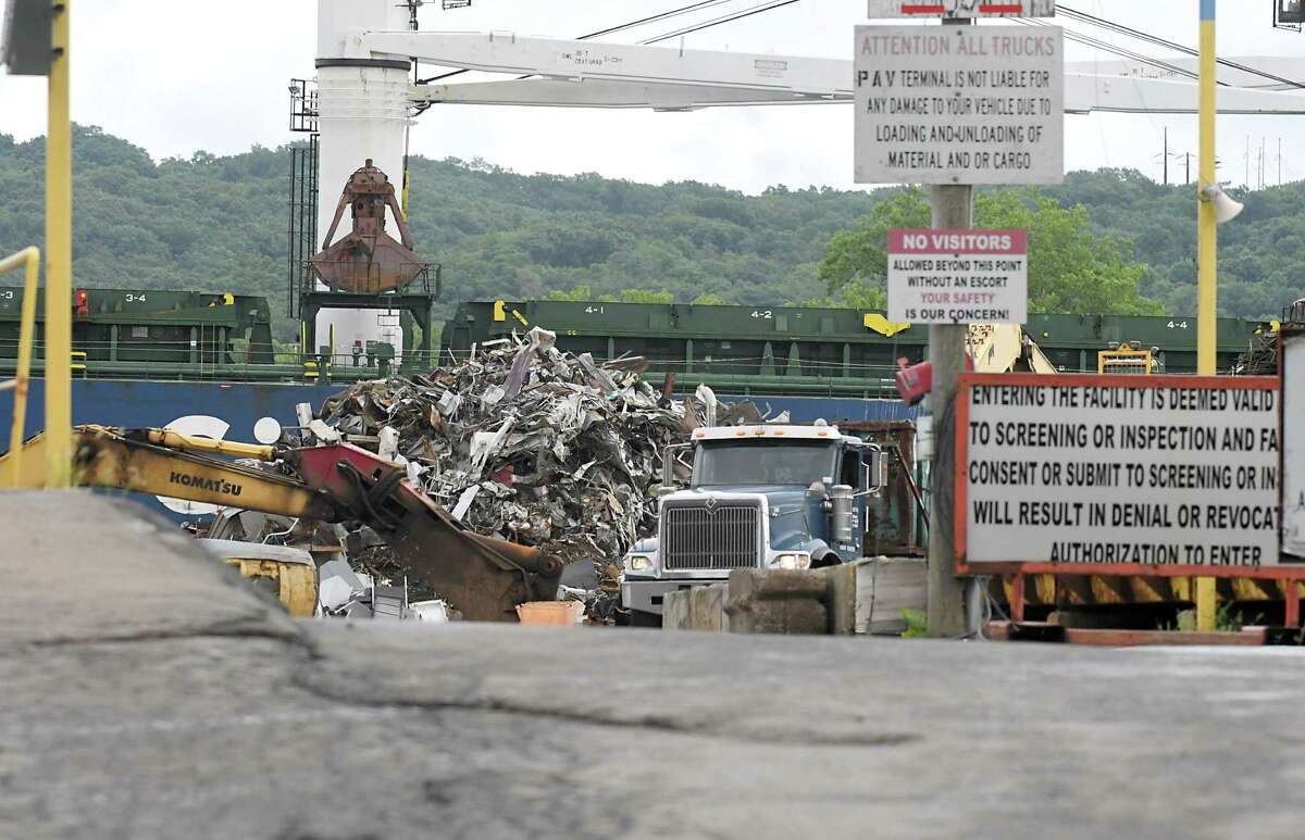 Mercury polluting Hudson River from scrap metal, electronics recycling yard
