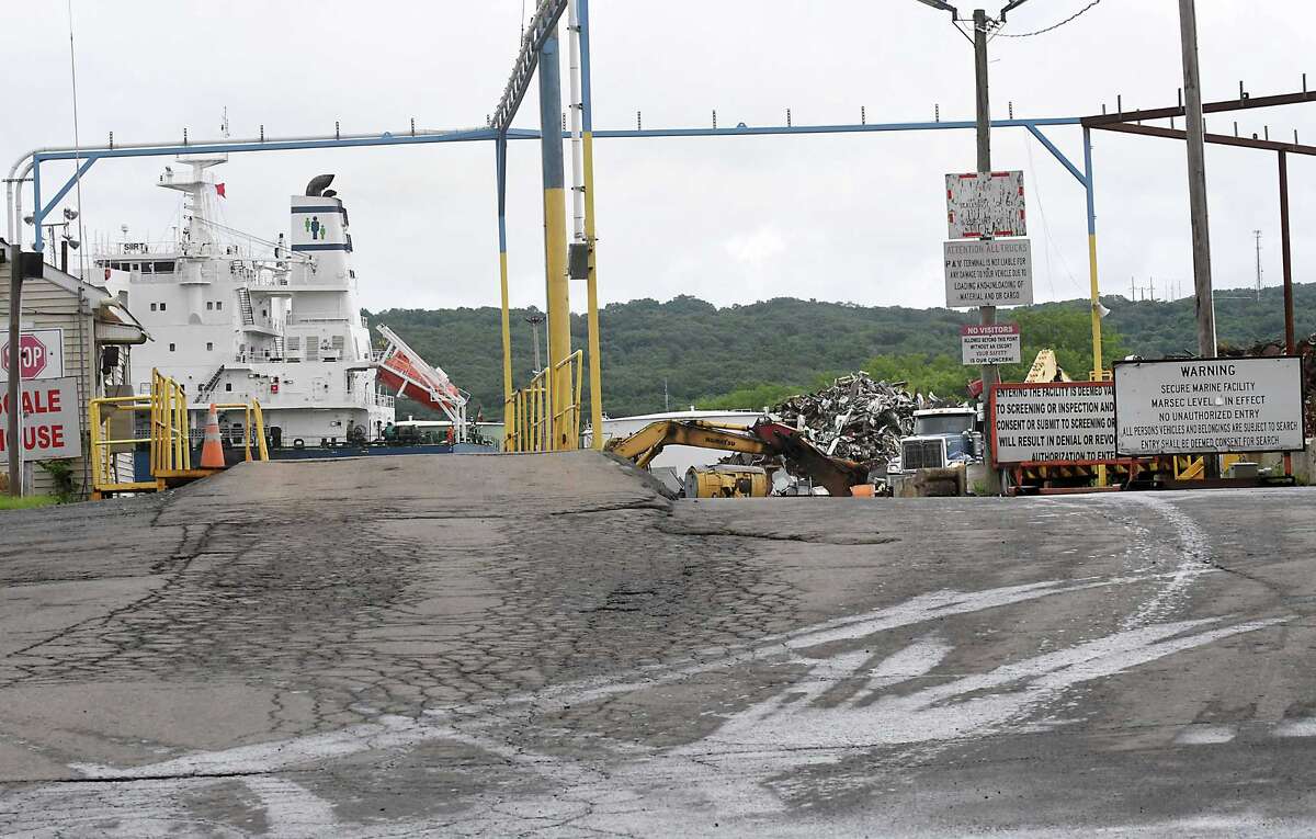 Mercury polluting Hudson River from scrap metal, electronics recycling yard