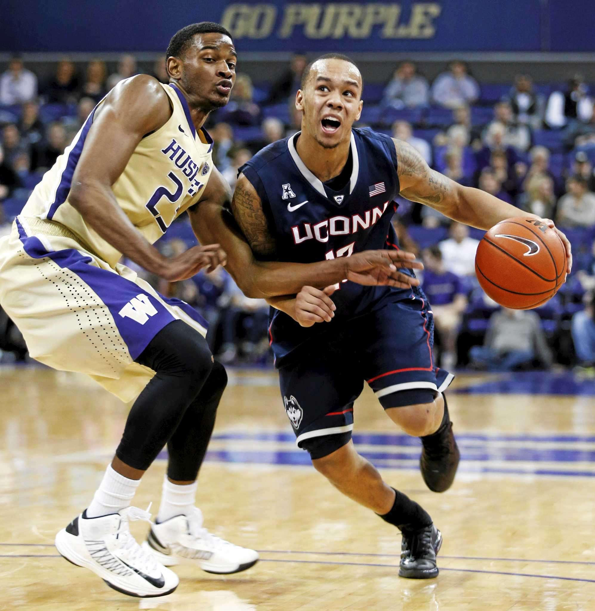 UConn men rebound from first loss with road win over Washington