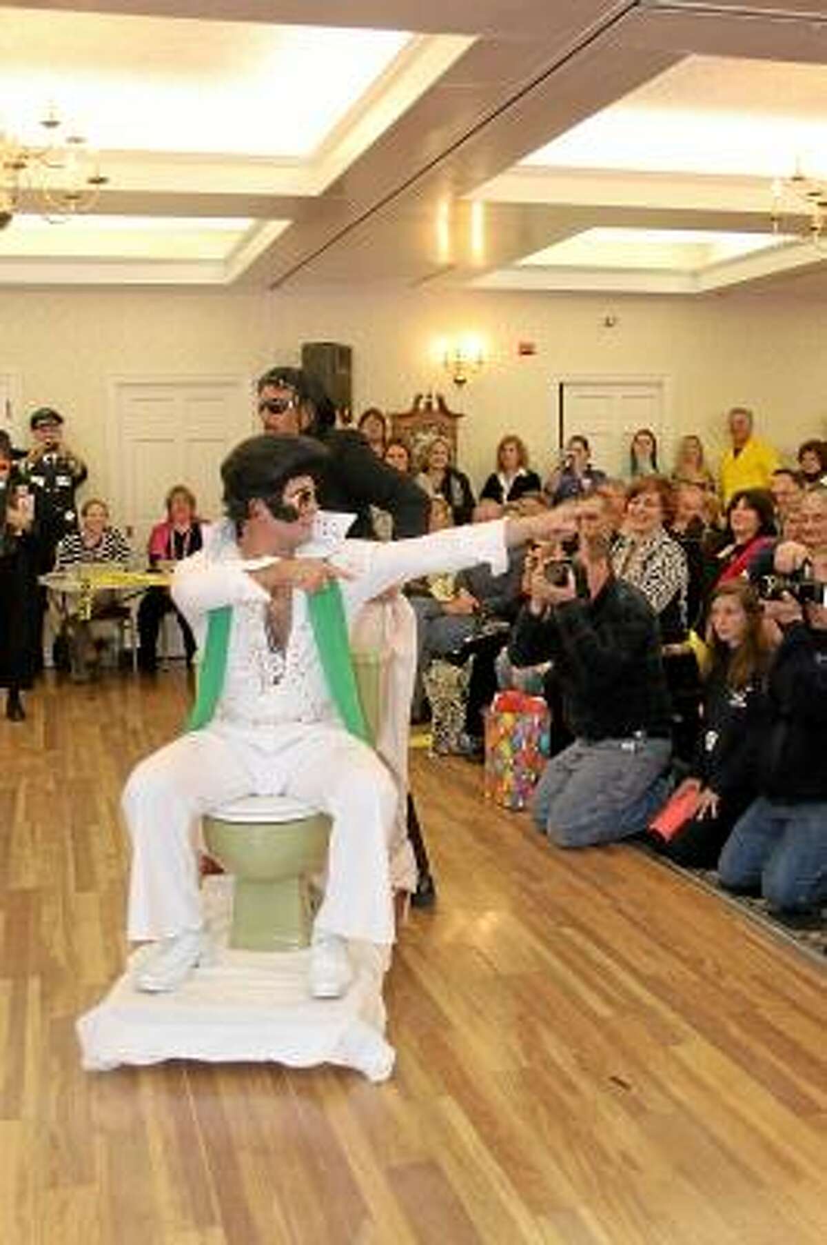 Litchfield Possum Queen Contest returns on Jan. 1 at the Litchfield Inn