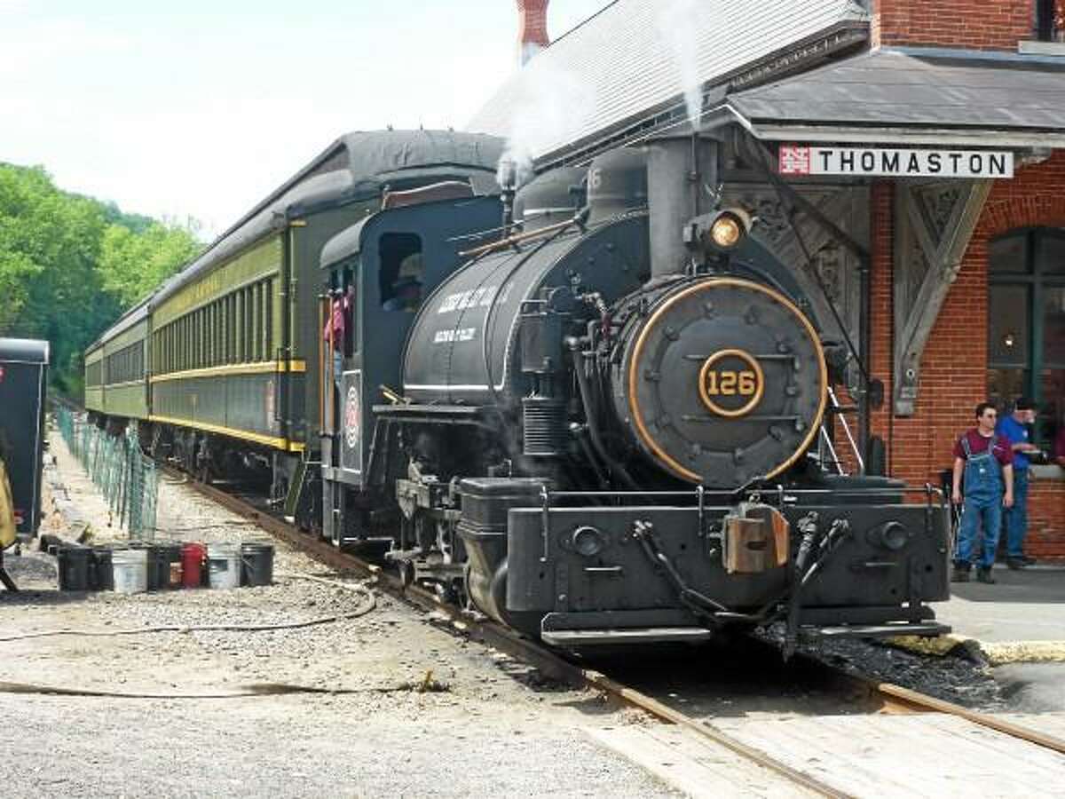 82-year-old steam locomotive visits Railroad Museum of New England in ...