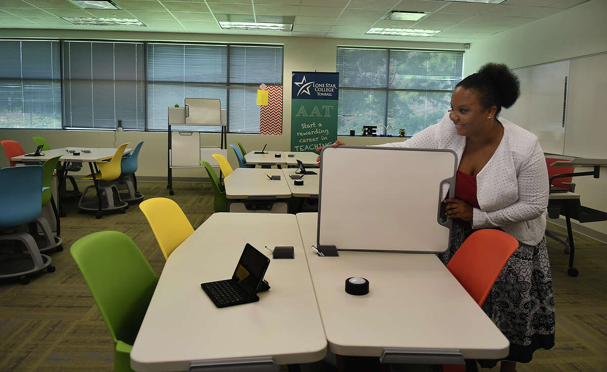 College classroom in Tomball helps new teachers learn technology