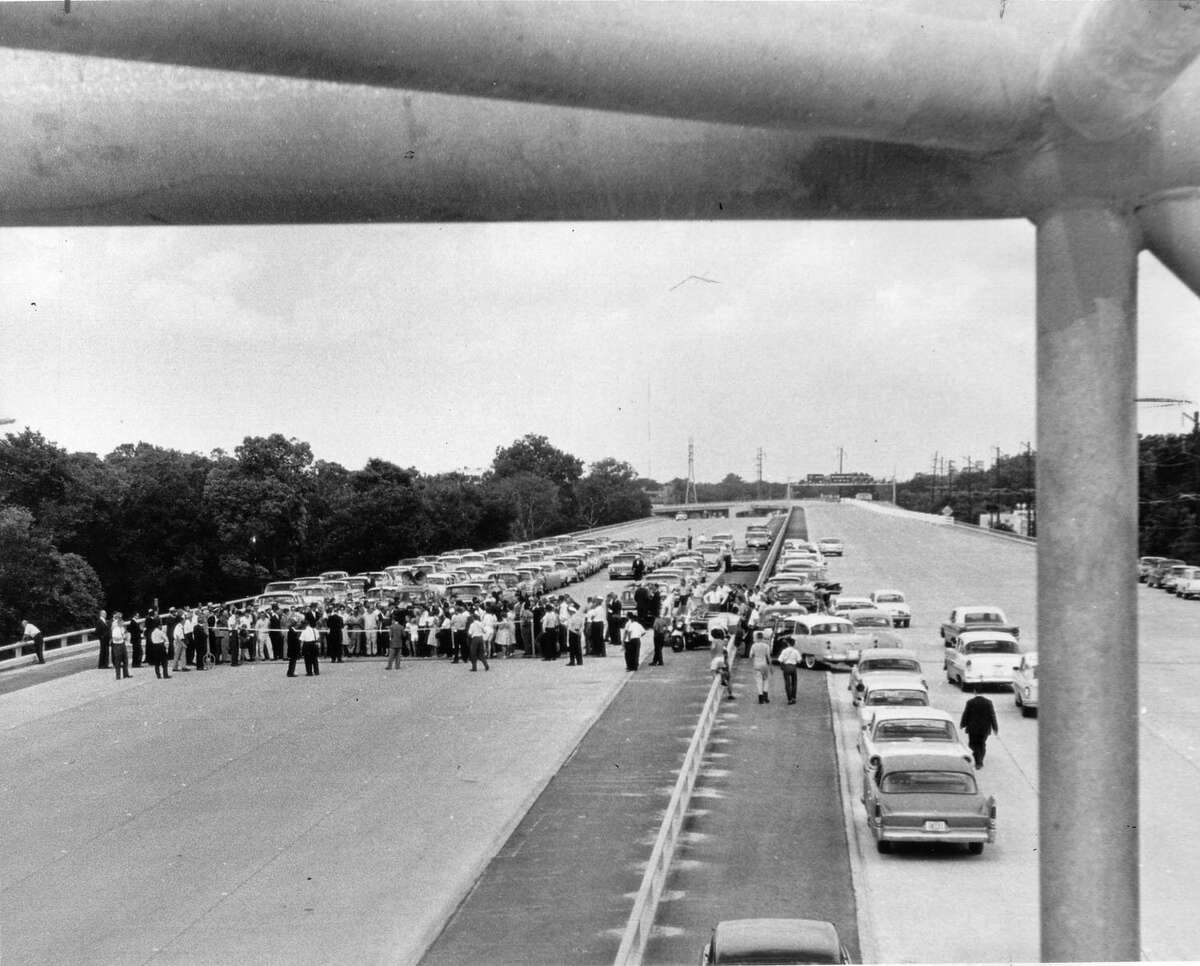 Vintage photos of Houston's Southwest Freeway show how it's changed ...