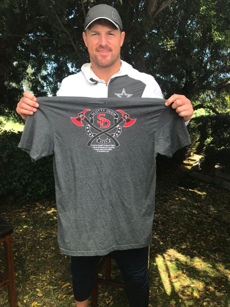 Dallas Cowboy player receives tribute shirt for fallen SAFD hero