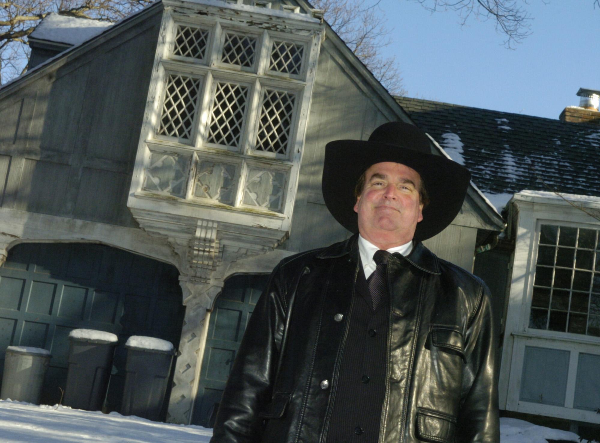 ‘Rowayton Cowboy’ reboots run for mayor