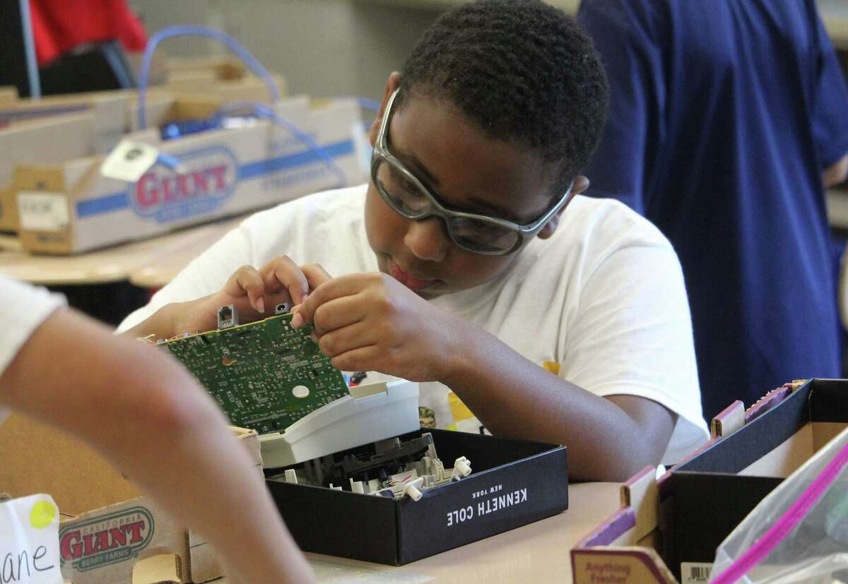 Camp Invention inspires kids to invent, tackle science