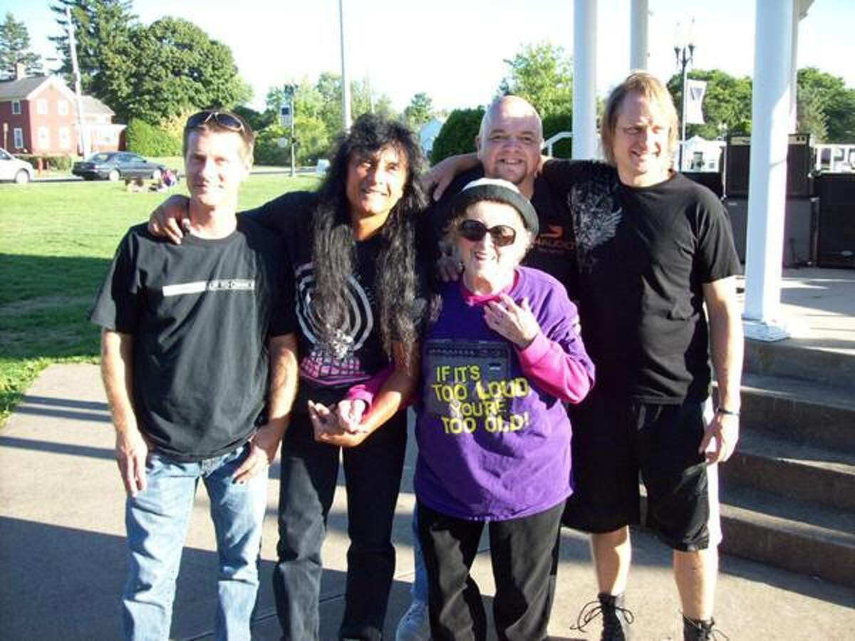 Mary Rose Durfee spends birthday with Joey Belladonna, Chief Big Way