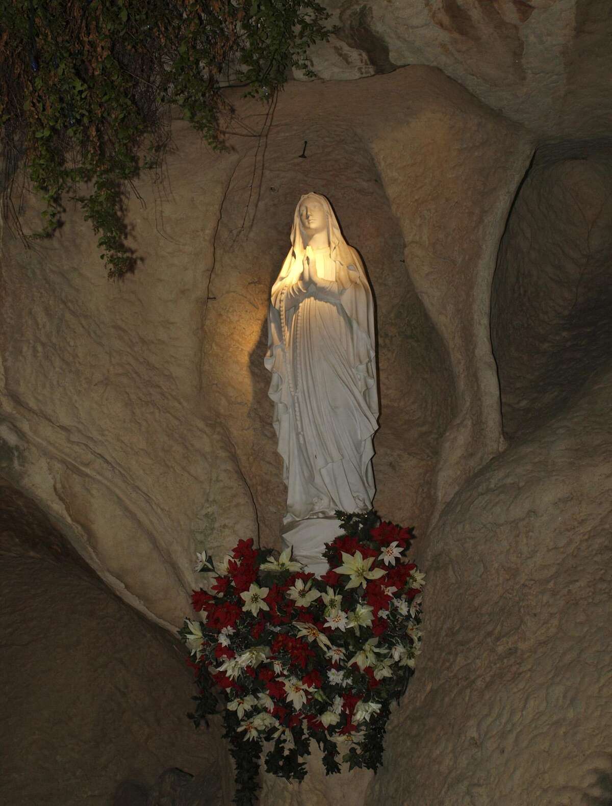 San Antonio, France connected through religious grotto