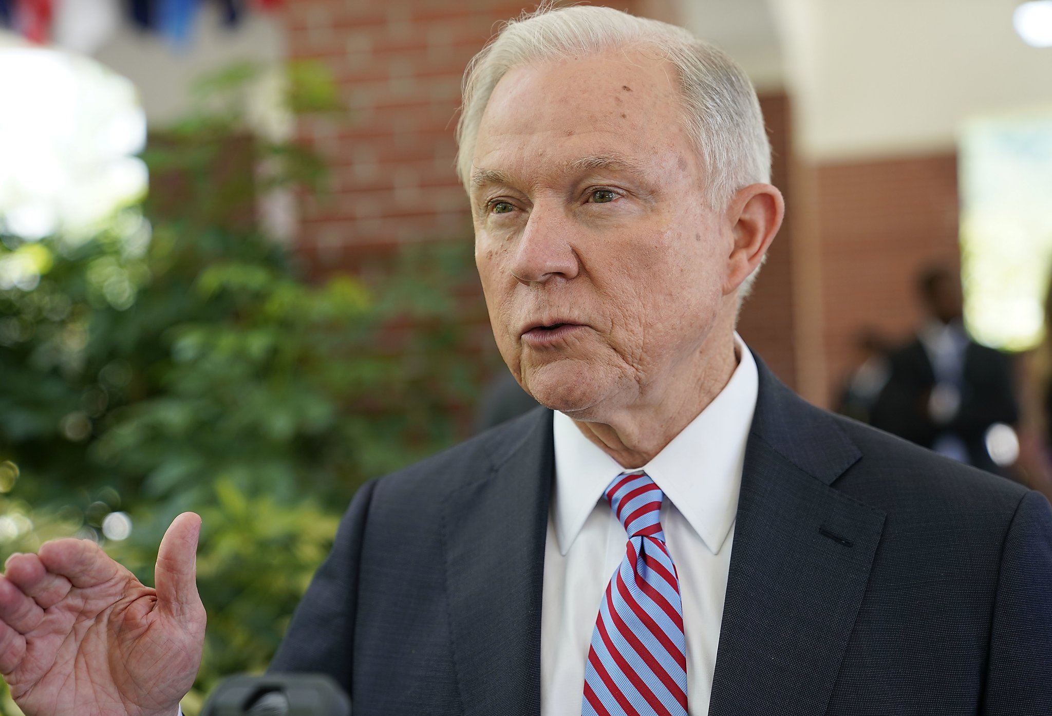 US attorney general presses on with mission to El Salvador