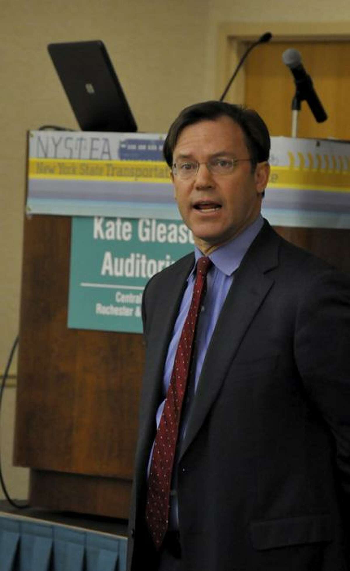 'Shades of Green' speaker links environmental sustenance to economic growth