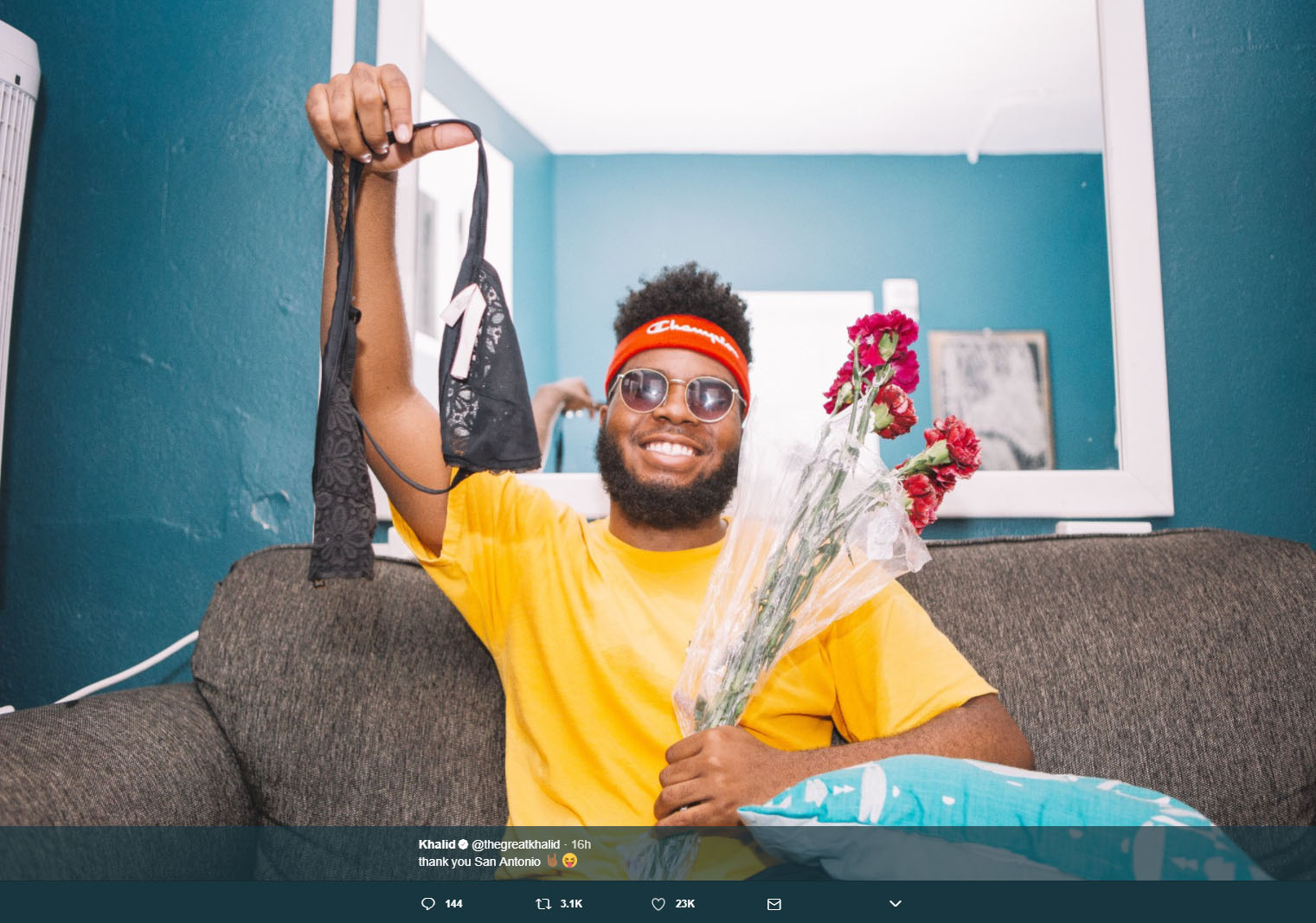 Rising R&B star Khalid poses with woman's underwear backstage, thanks S ...