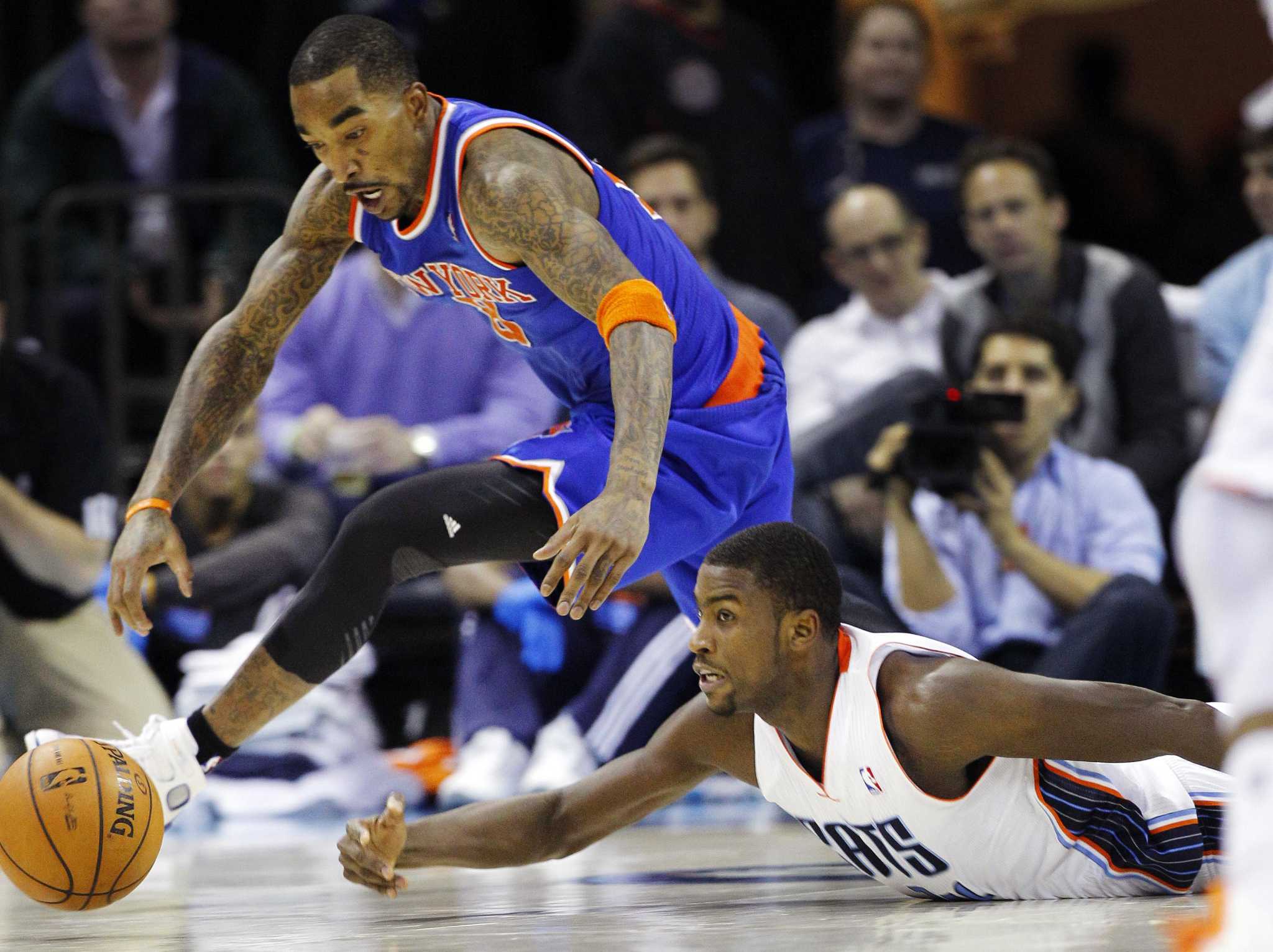 KNICKS: Smith hits jumper at the buzzer to give Knicks the win