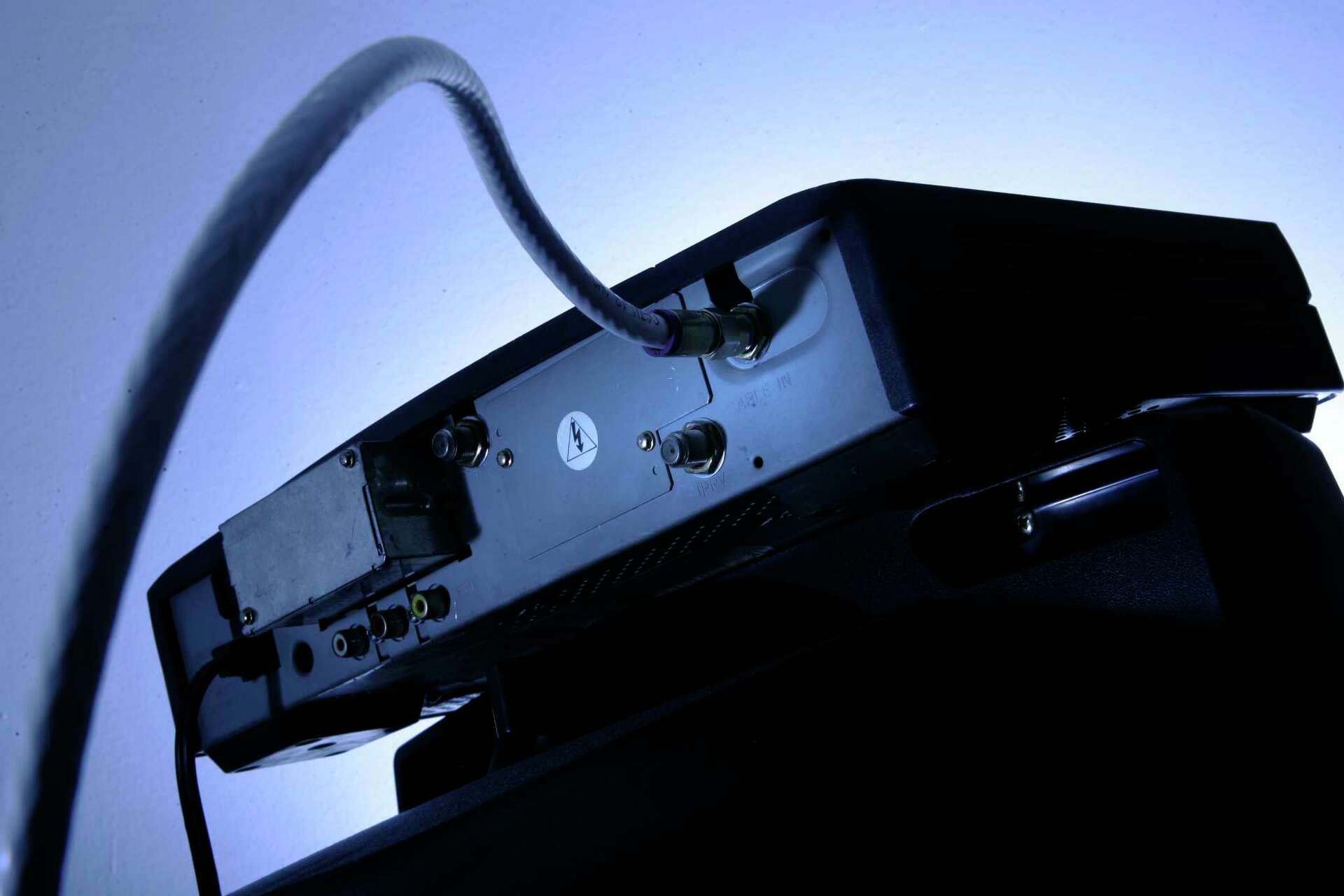 Spectrum phasing out cable boxes, raising rates