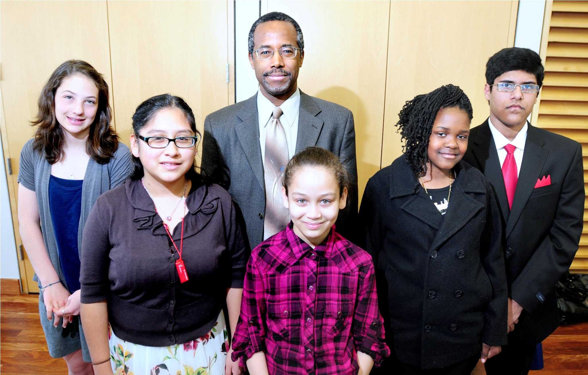 Renowned surgeon, a Yale grad, inspires New Haven students
