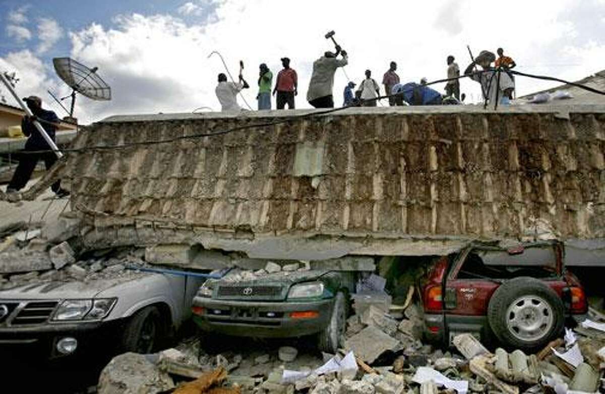 Thousands feared dead in Haiti quake; many trapped (with video)