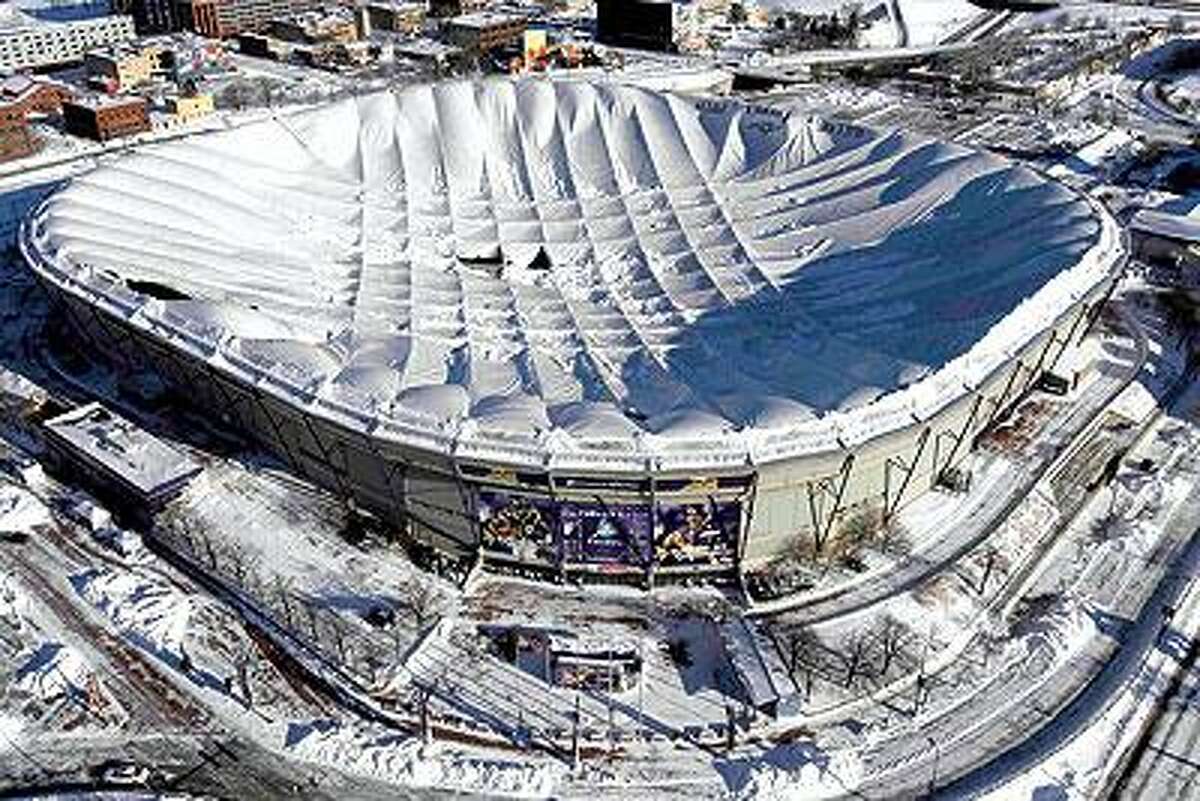 Metrodome roof collapses; Giants, Vikings to play in Detroit (watch ...
