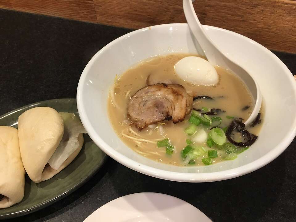 Long lines mark the opening of Berkeley's Ippudo Ramen