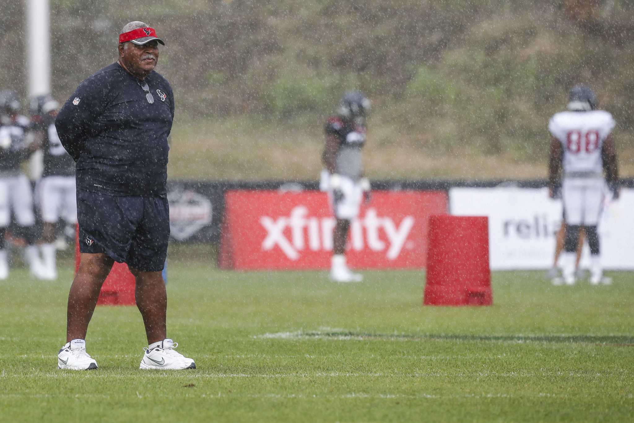 Romeo Crennel a big help to Texans in his new role