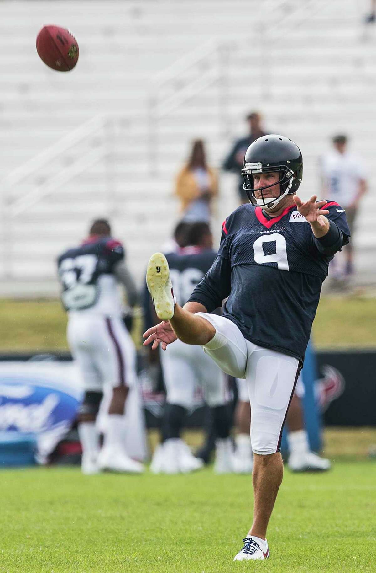 Texans punter Shane Lechler stays the course entering 19th season