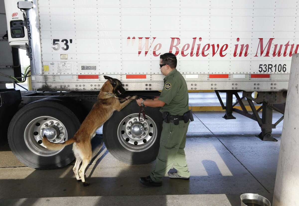 Border Patrol: Agents find 35 undocumented immigrants in Edinburg home