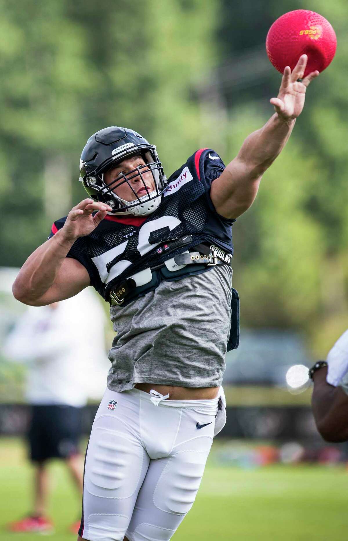 At 30, Brian Cushing still going full speed for Texans