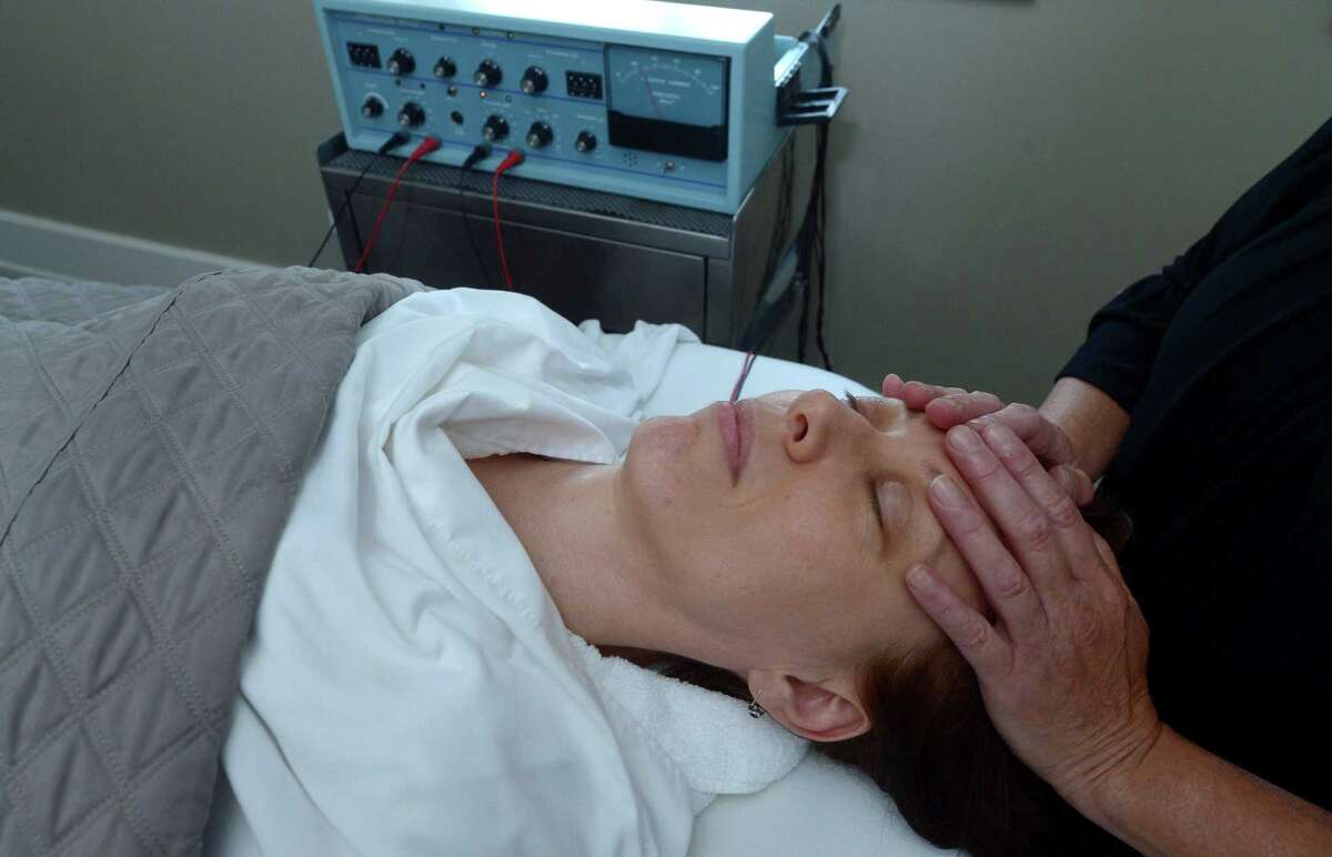 Treating PTSD with microcurrents