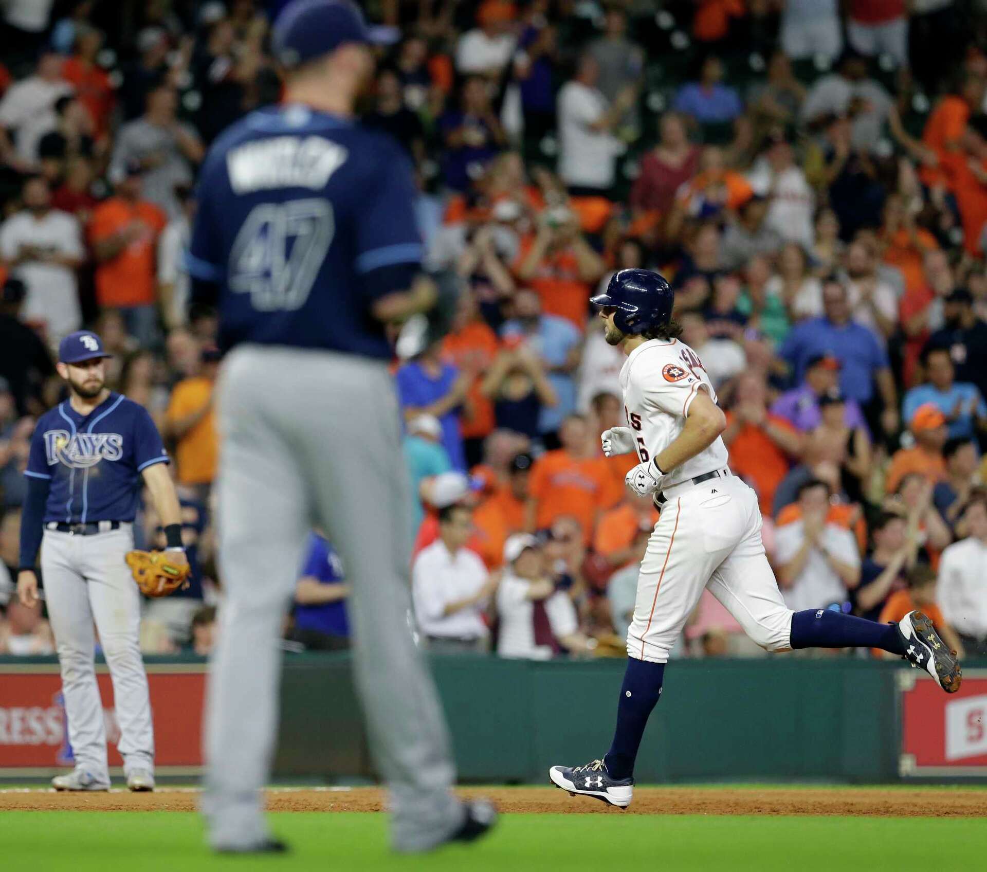 Astros jump on Rays early, take series opener