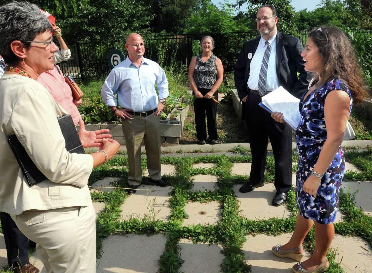 PHOTOS: US Dept. of Education Visit Green Ribbon Schools, New Haven