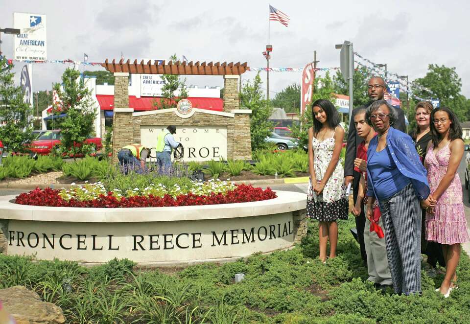 Faith Walston, Froncell Reece, Moores memorialized on Conroe entrances