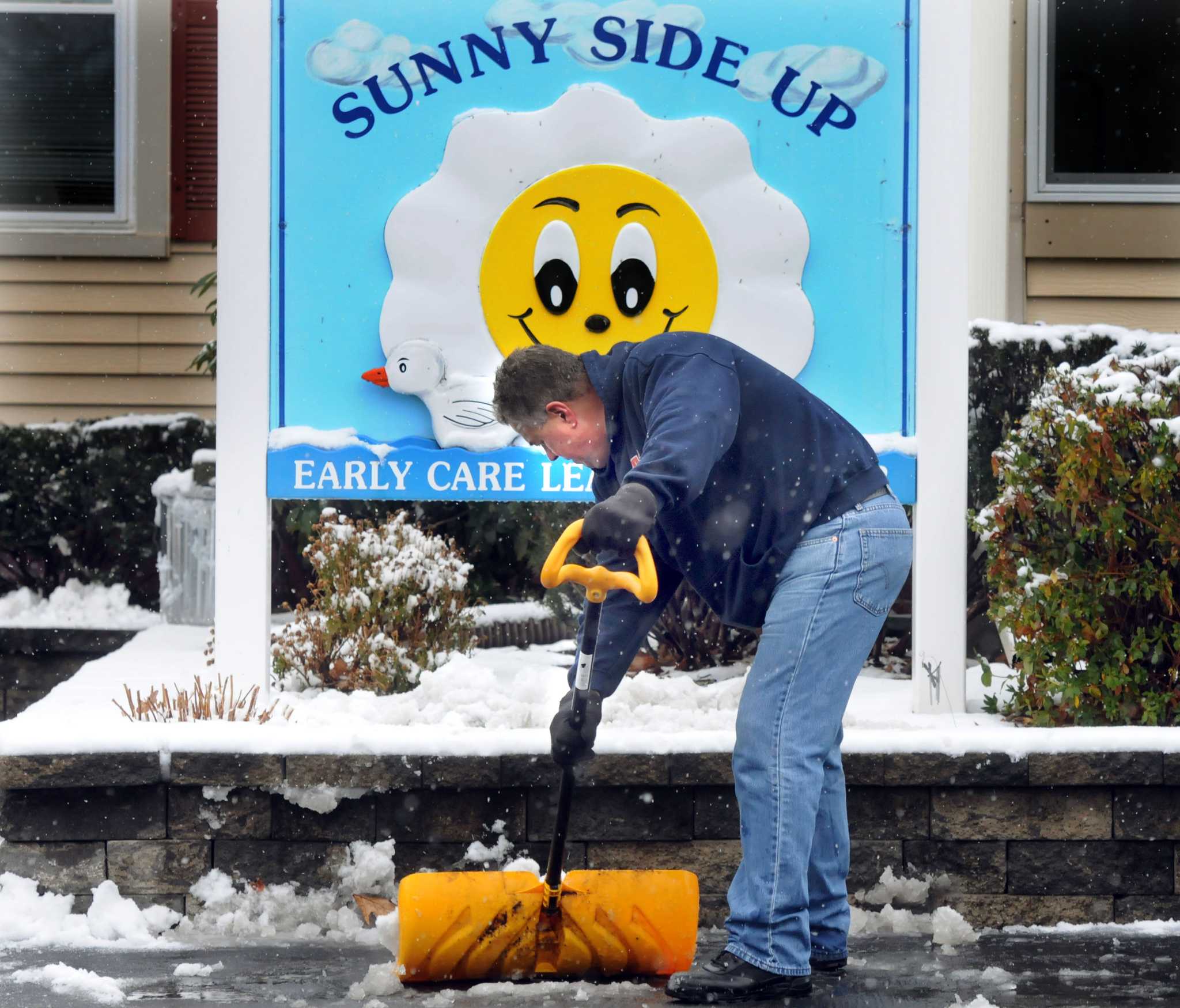 Photos: Snow hits Connecticut