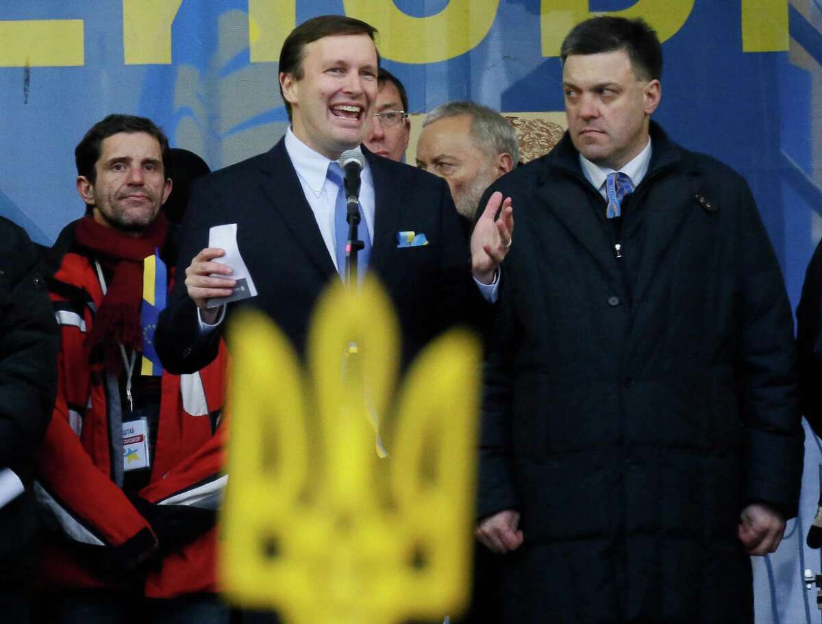 Photos: Senator Chris Murphy attends a rally in the Ukraine