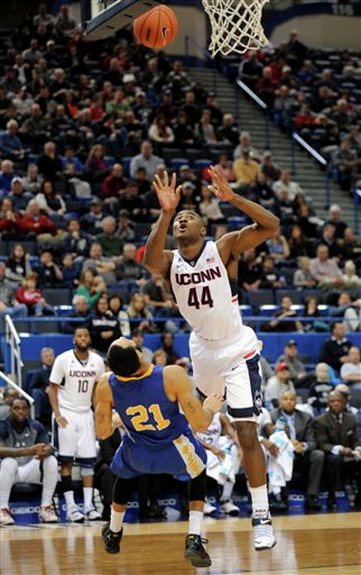 Photos: UConn men's basketball defeats Coppin State