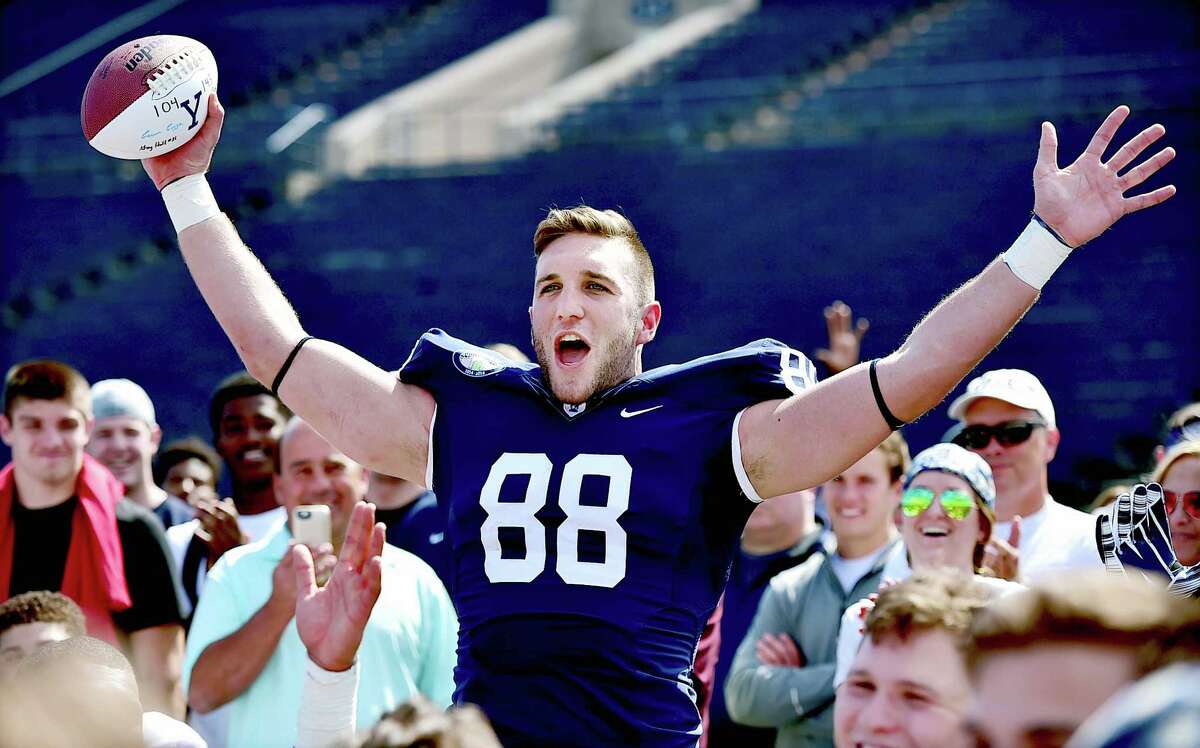 20151804caYaleBlue-WhiteGame