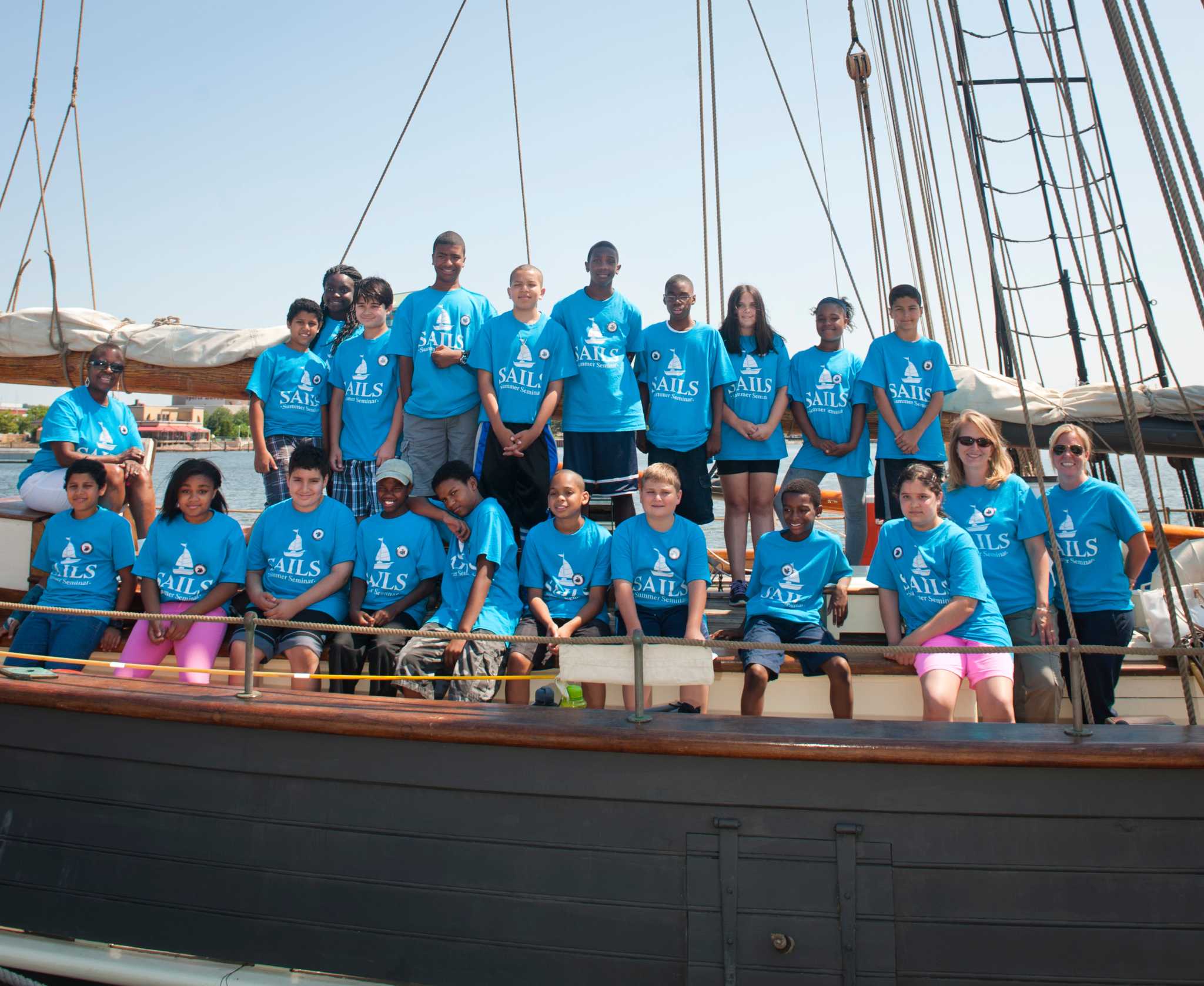 Photos of Hamden Middle School Sails Students Tour the Amistad -New ...
