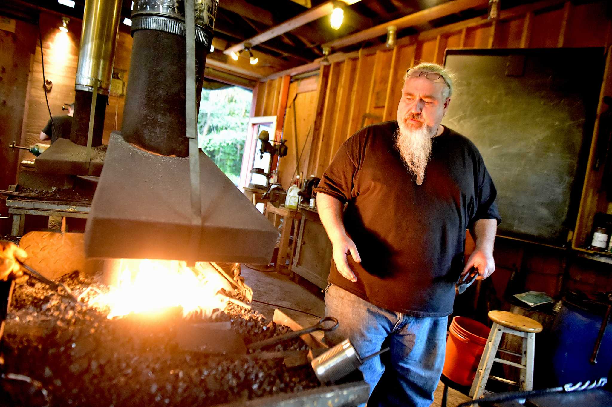 PHOTOS: Guilford Bladesmith Mace Vitale wins History Channel's Forged ...