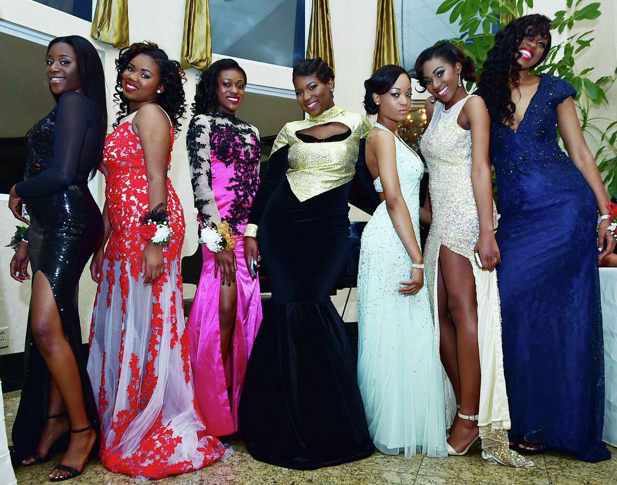PHOTOS: Hillhouse Senior Prom "A Night at the Oscars"