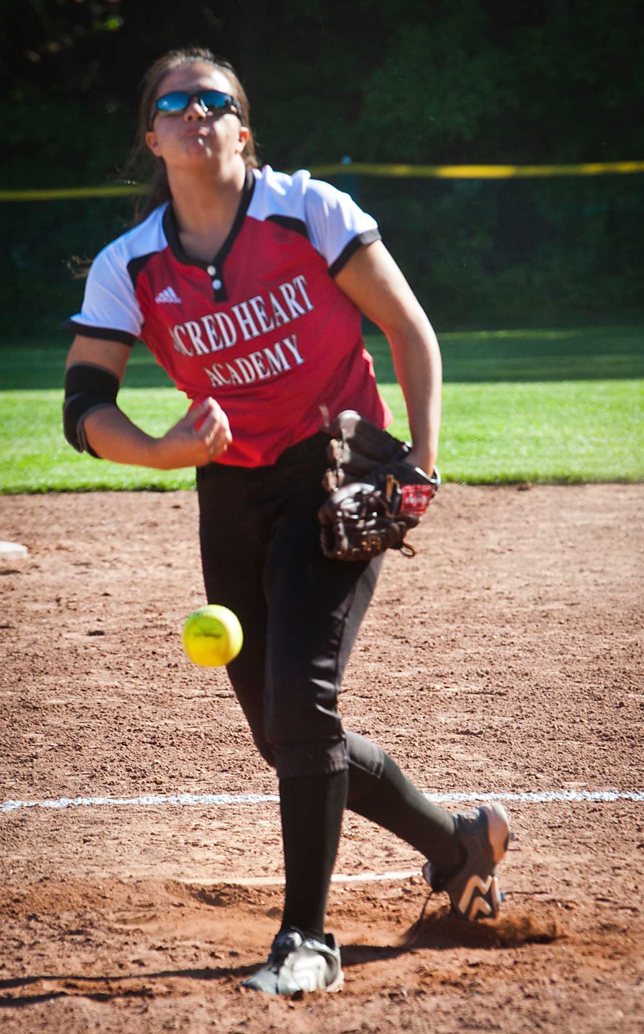 Photos of Sacred Heart vs Jonathan Law Softball Quarterfinals